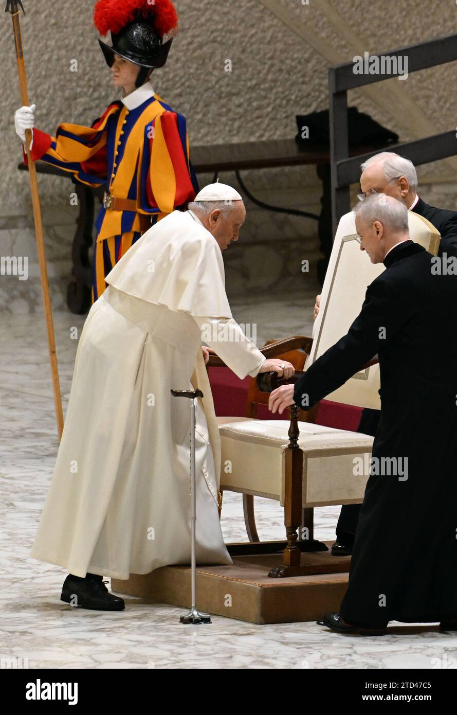 Pope Francis gives an audience to the participants of the live nativity ...
