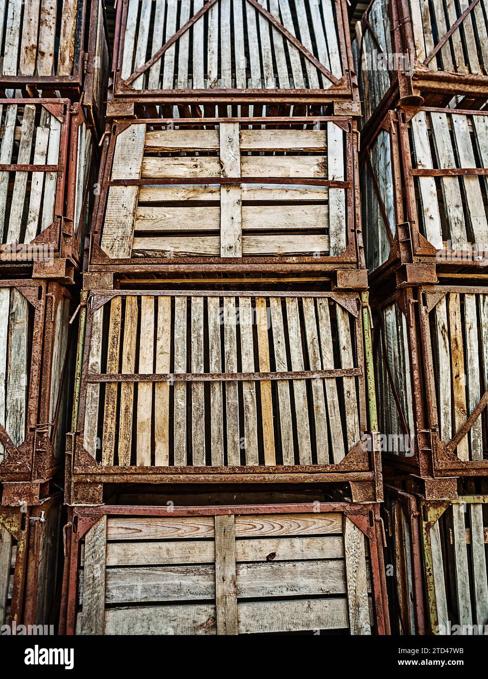 Old fashioned farmyard hi-res stock photography and images - Alamy