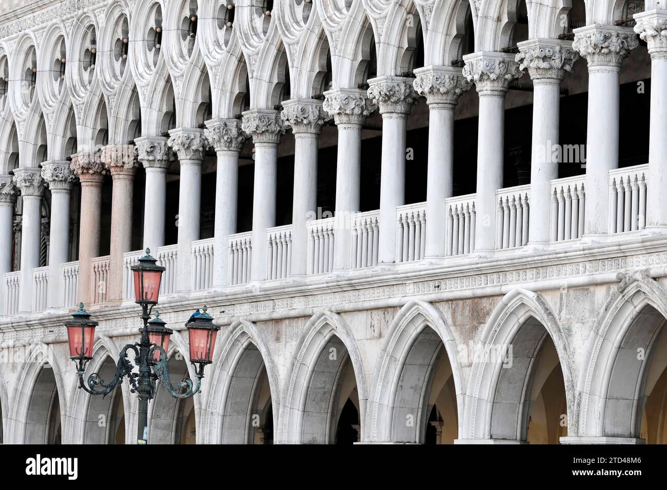 Gothic facade of the Palazzo Ducale, Doge's Palace, architectural ...