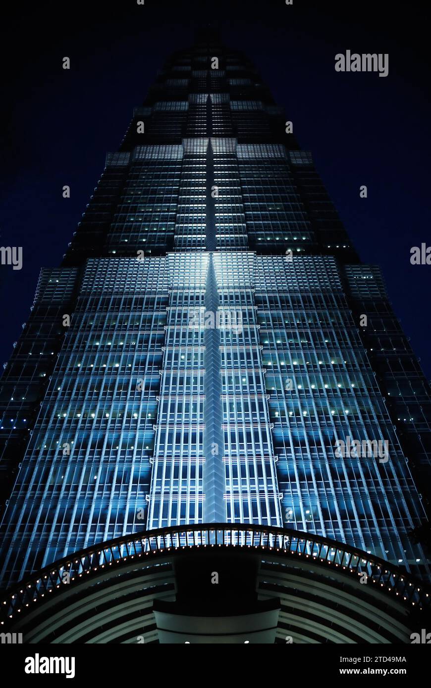 Shanghai pu dong jin mao tower illuminated by night Stock Photo - Alamy