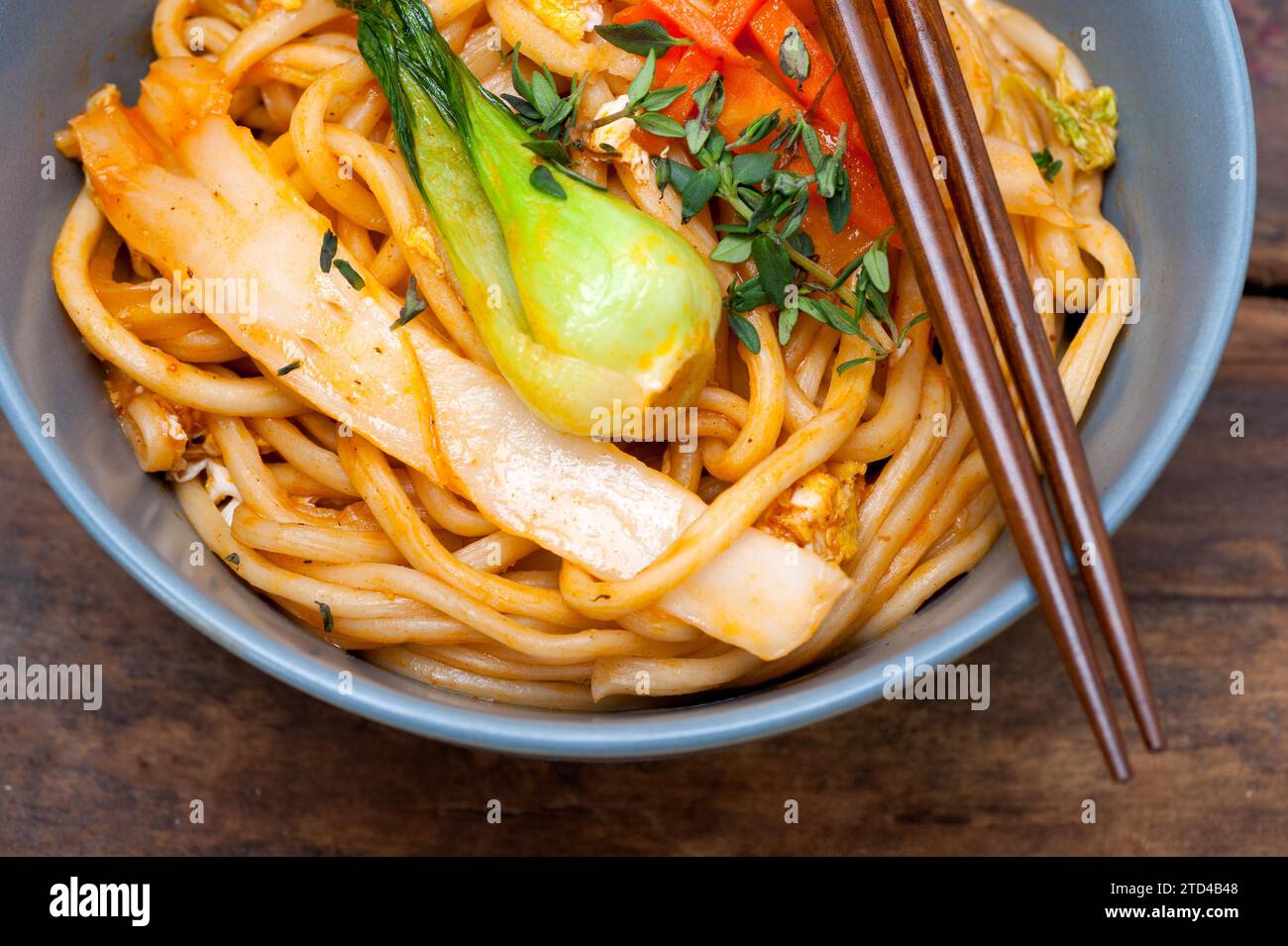 Hand pulled noodles chinese hi-res stock photography and images - Alamy