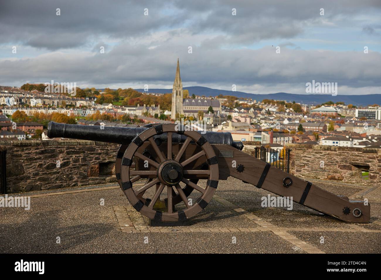 Canons at the Royal Bastion on the Derry Walls, Derry/Londonderry ...
