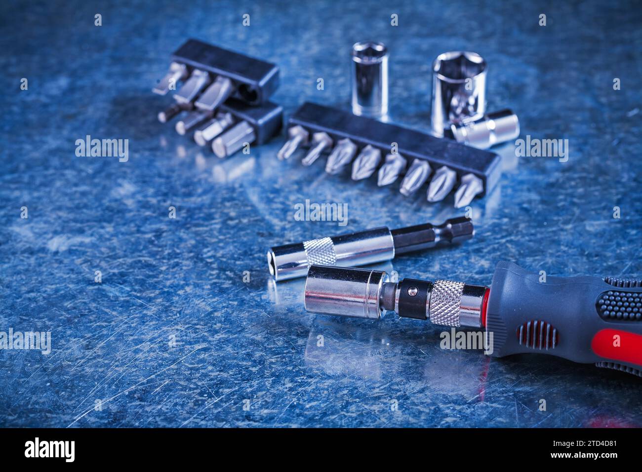 Insulated turning screw with replaceable bits and Torx on scratched ...