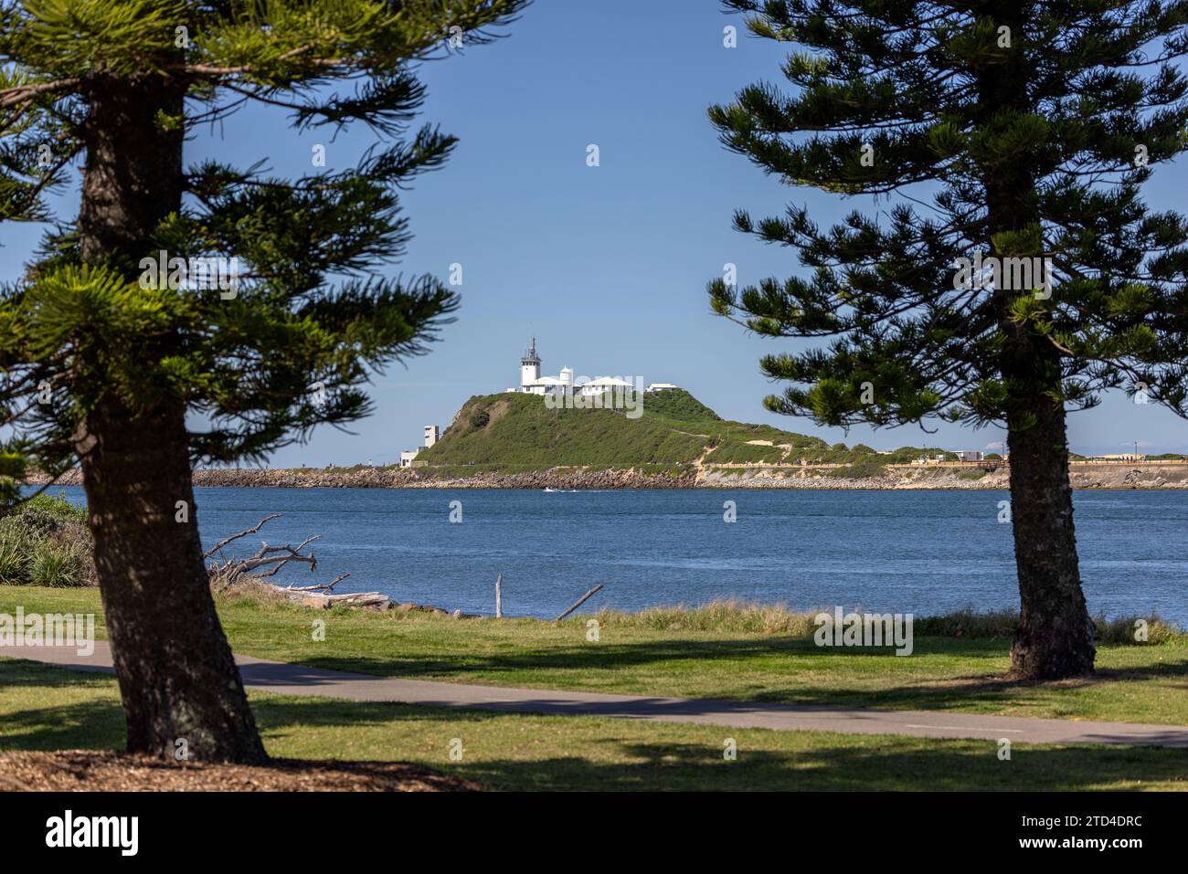 Nobbys Lighthouse, Nobbys Head, on the entrance to Newcastle Harbour ...