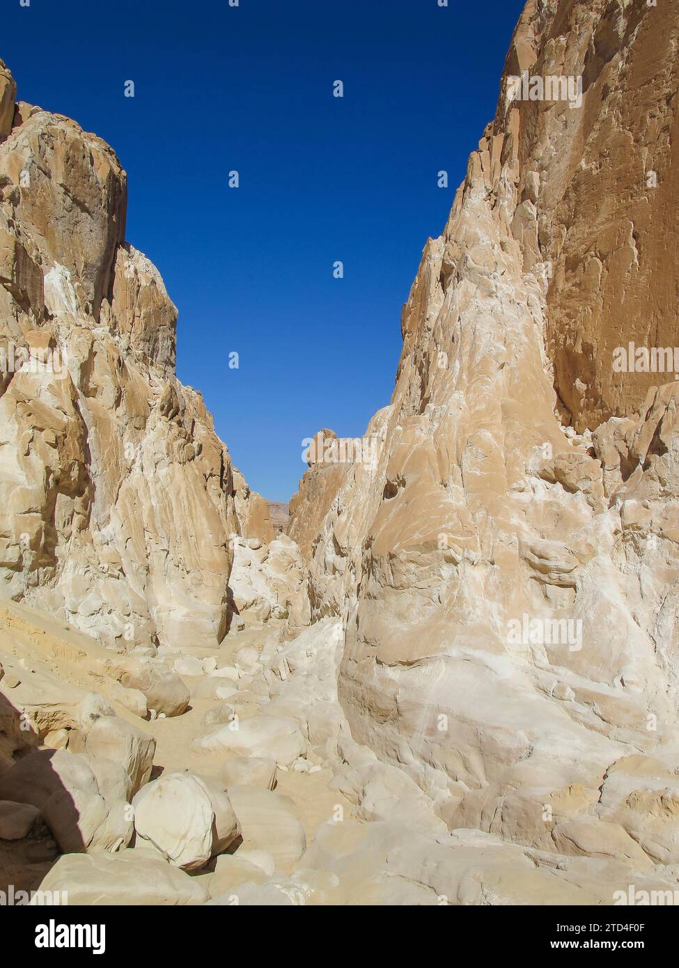 Rocks, narrow valley, White Canyon, southern Sinai, Egypt Stock Photo ...