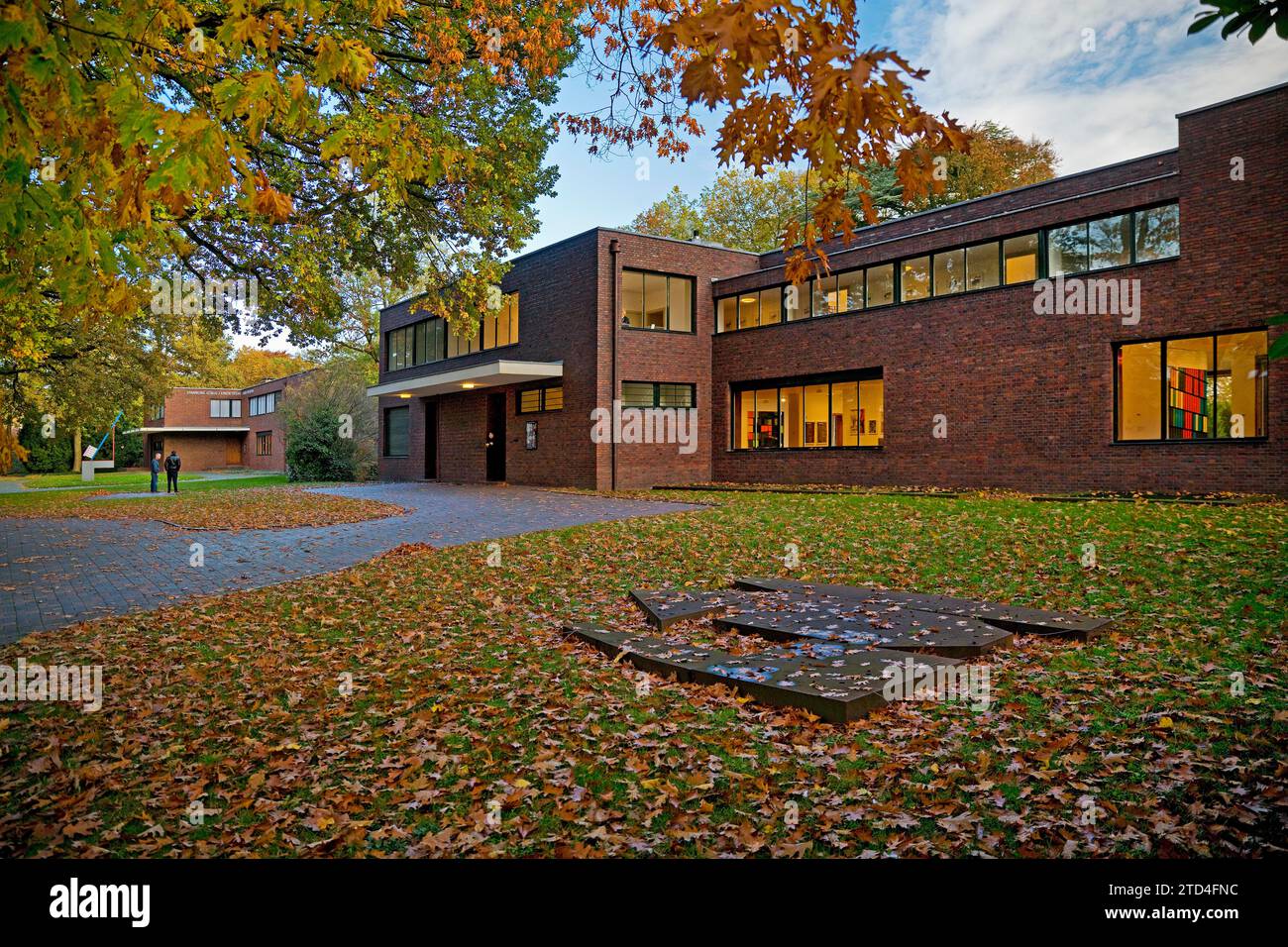 Haus Esters and Haus Lange, designed by Ludwig Mies van der Rohe in the ...