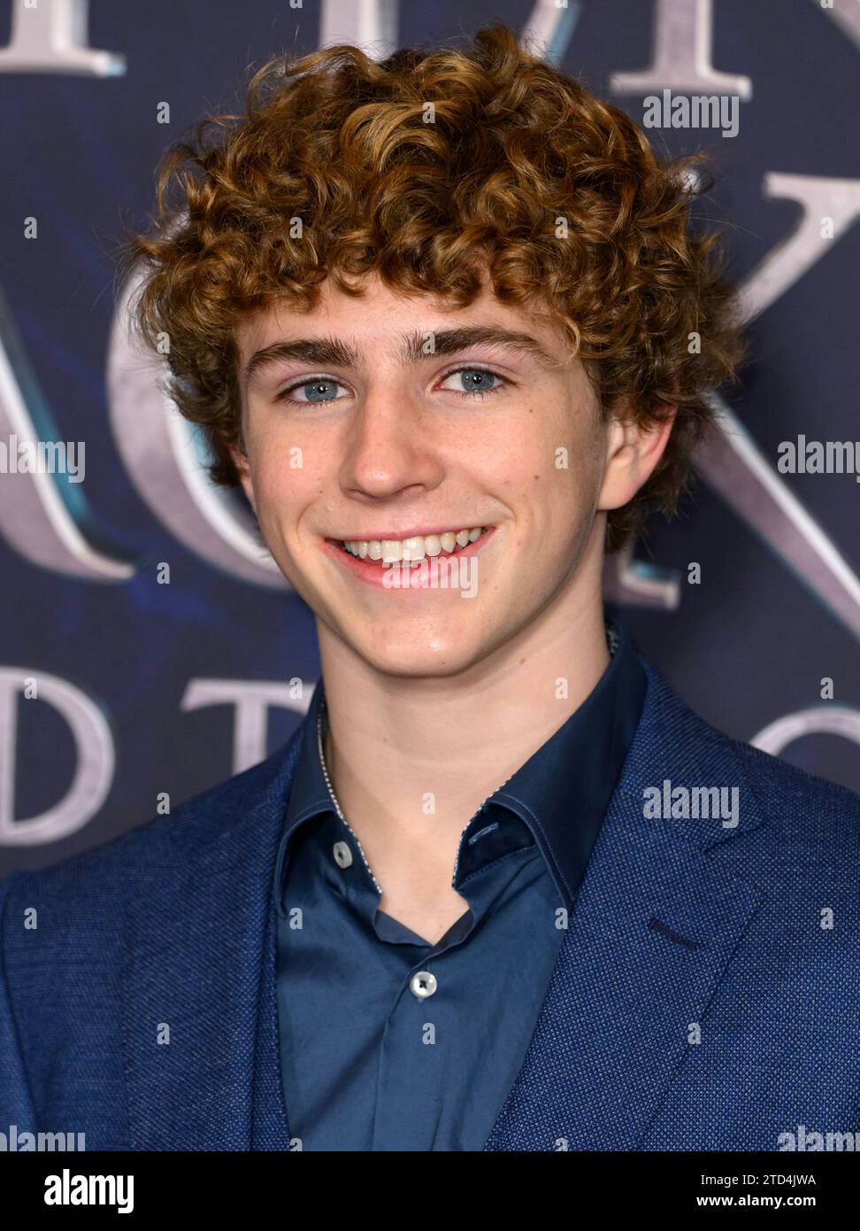 Walker scobell percy jackson and the olympians hi-res stock photography ...