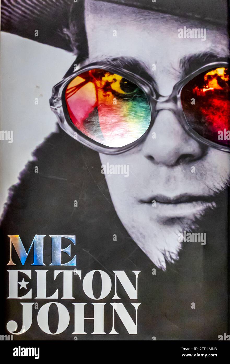 Me autobiography elton hi-res stock photography and images - Alamy