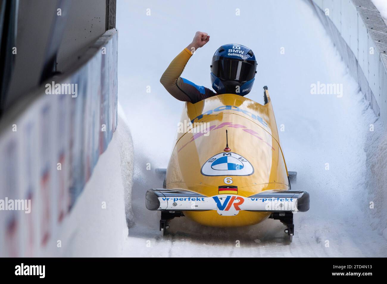 Lisa Buckwitz (Deutschland) jubelt im Ziel ueber den Sieg, AUT, IBSF ...