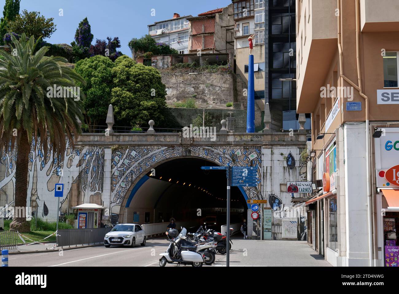 Entrance to road tunnel, C. Atilano Rodríguez, which runs under Park ...