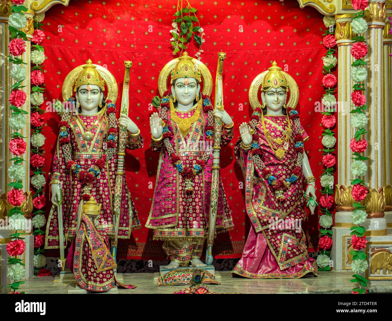 03 05 2019 Vintage Old Ram Lakshman Sita idol in Ramji Mandir,Kukadia ...