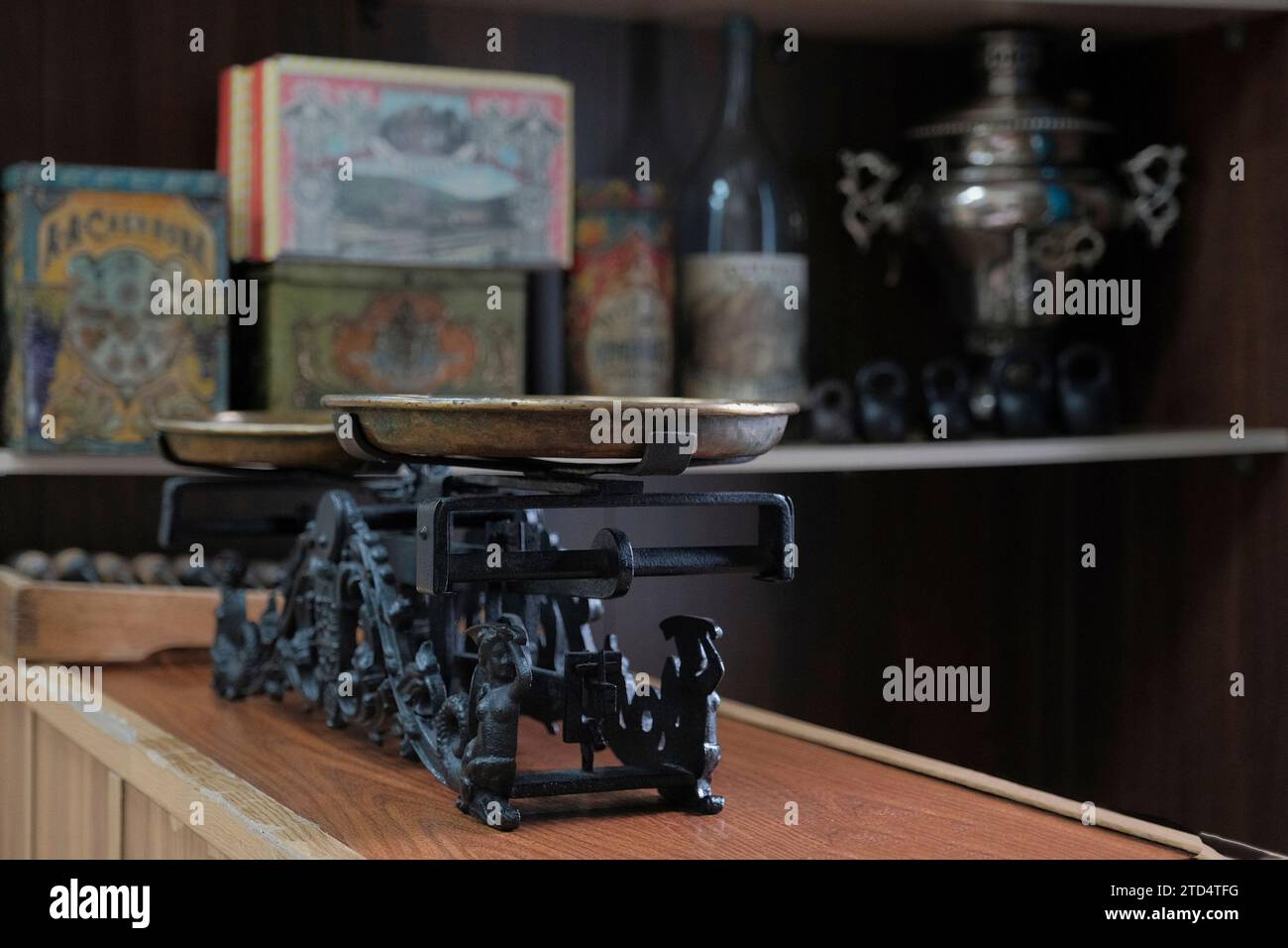 Vintage trading balance scales Stock Photo - Alamy