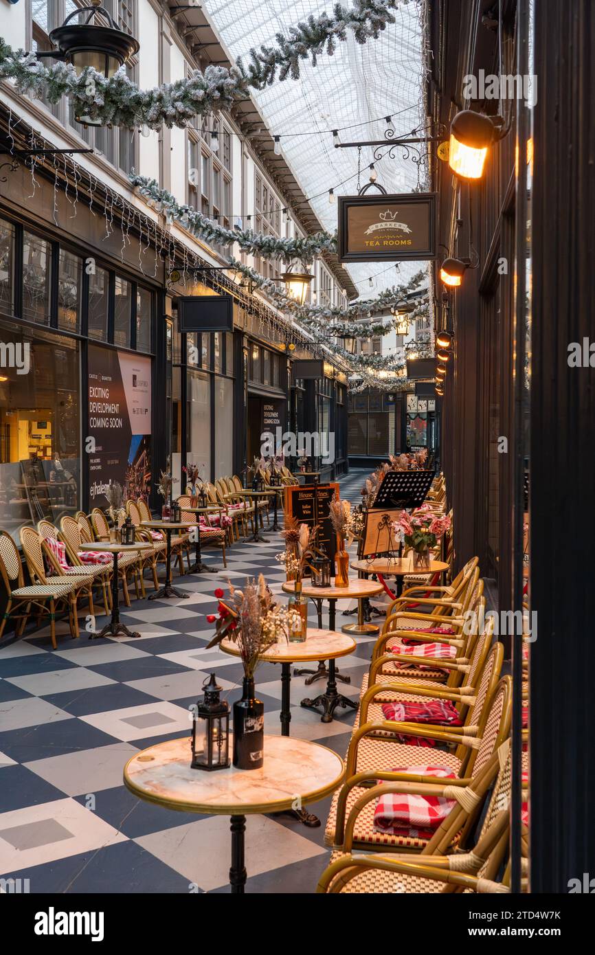 High street arcade hi-res stock photography and images - Alamy