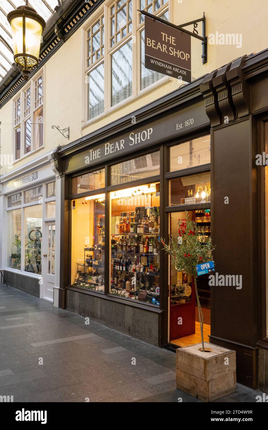 The Bear Shop, Wyndham Arcade, Cardiff Stock Photo - Alamy