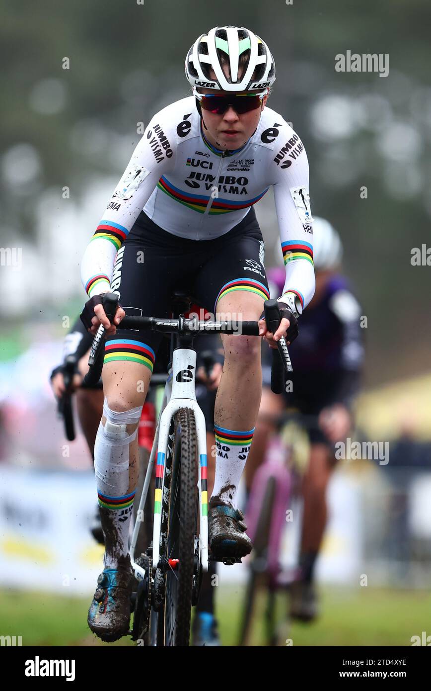 Live action pictures of the 'Herentals Crosst' cyclocross cycling event ...