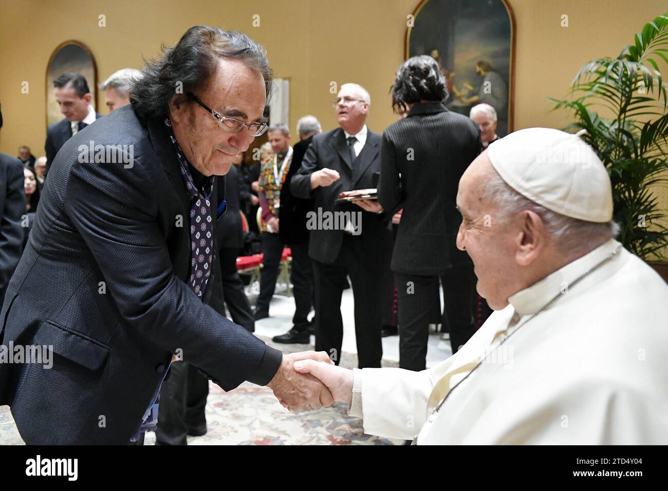 Pope Francis greets Italian singer Al Bano one of the guest stars of ...