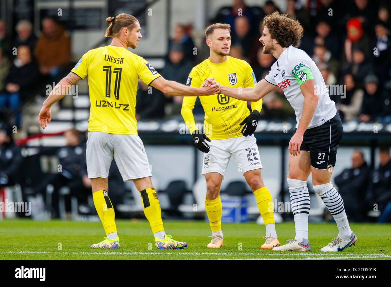 v.l. Dennis Chessa (SSV Ulm 1846, #11), Leo Scienza (SSV Ulm 1846, #22 ...