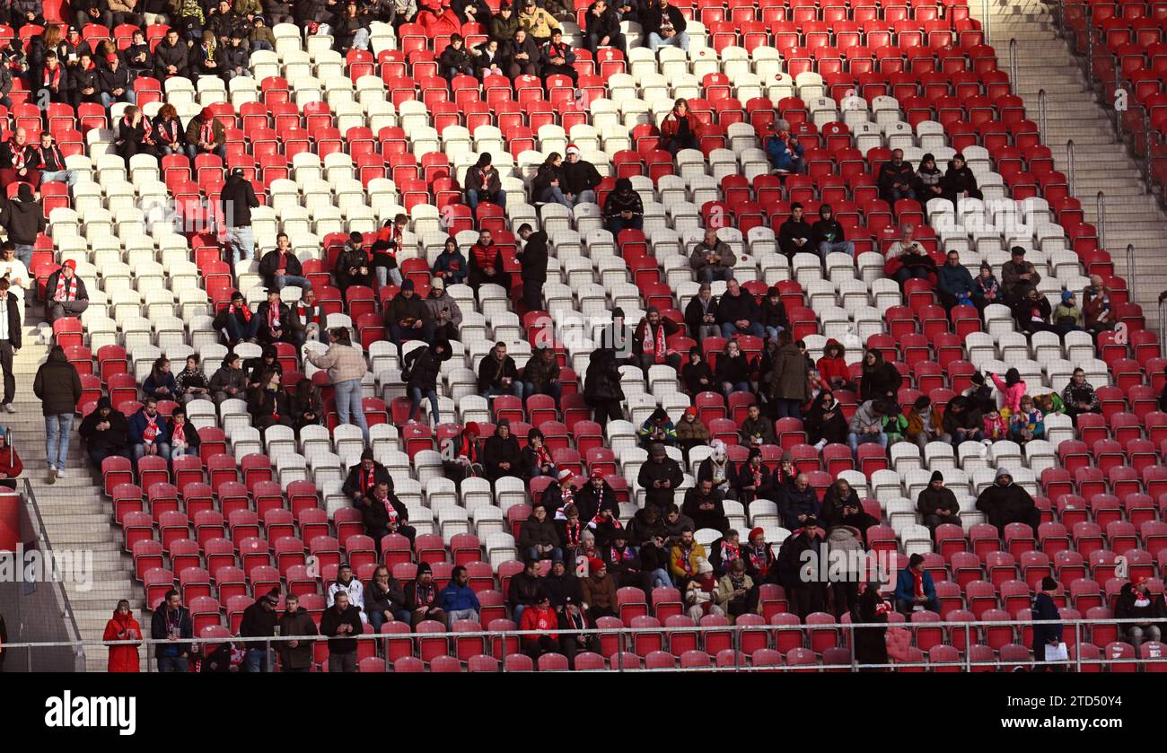 16 December 2023, Rhineland-Palatinate, Mainz: Soccer: Bundesliga, FSV ...