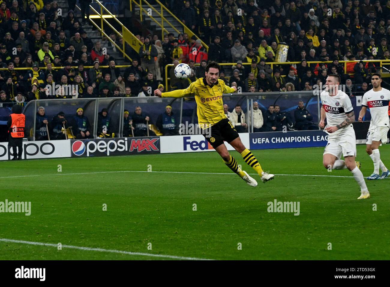 Fussball; Spieltag 06; Matchday 06; Gruppenphase; Group Stage; Gruppe F, Group F; UEFA Champions ...