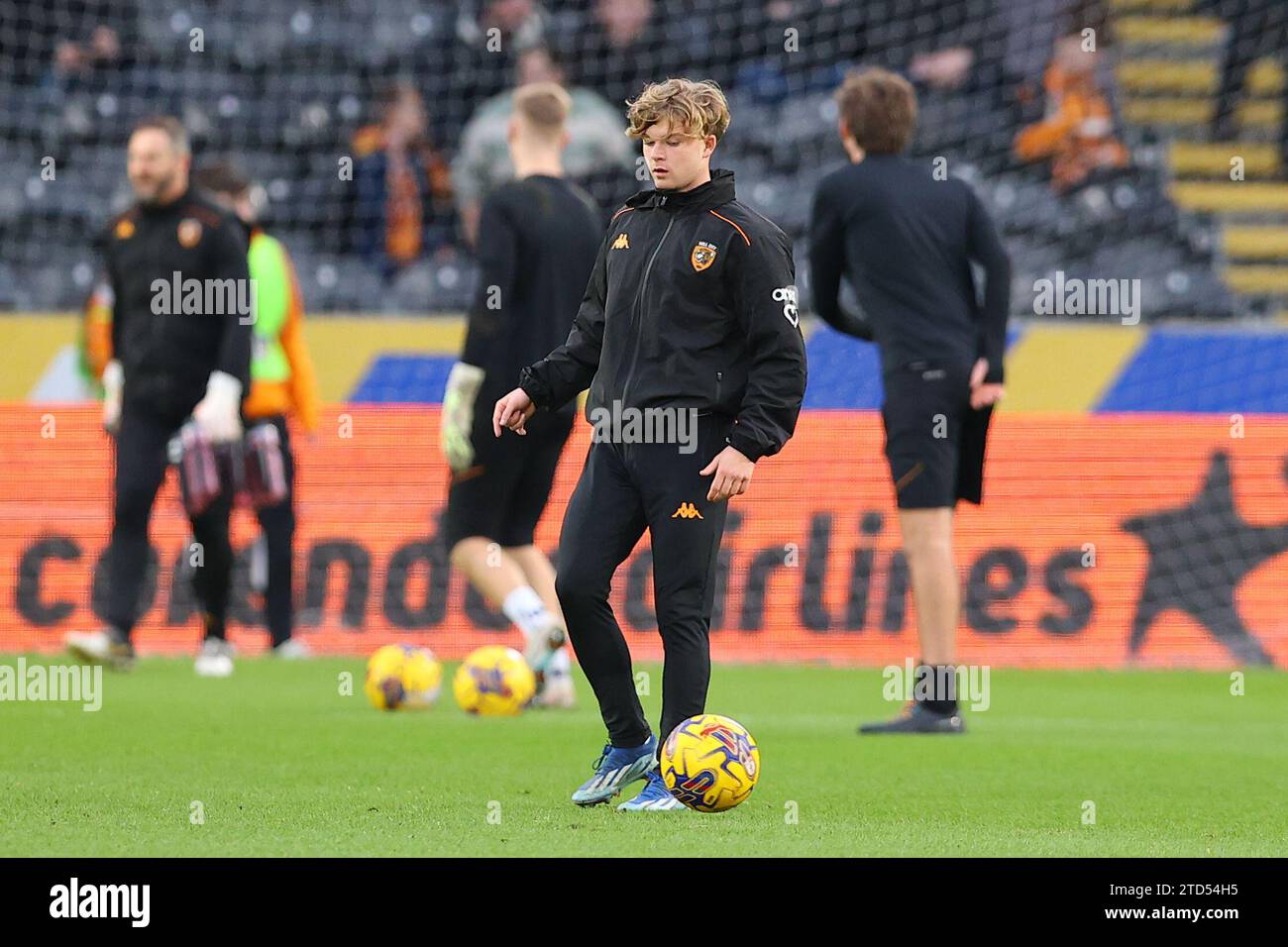 Harry Vaughan of Hull City warms up during the Sky Bet Championship ...