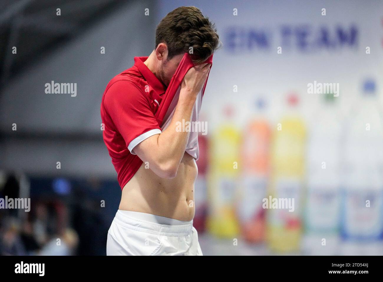Dario Benke (TSVMH, 4), Spieler vom TSV Mannheim Hockey, enttäuscht ...