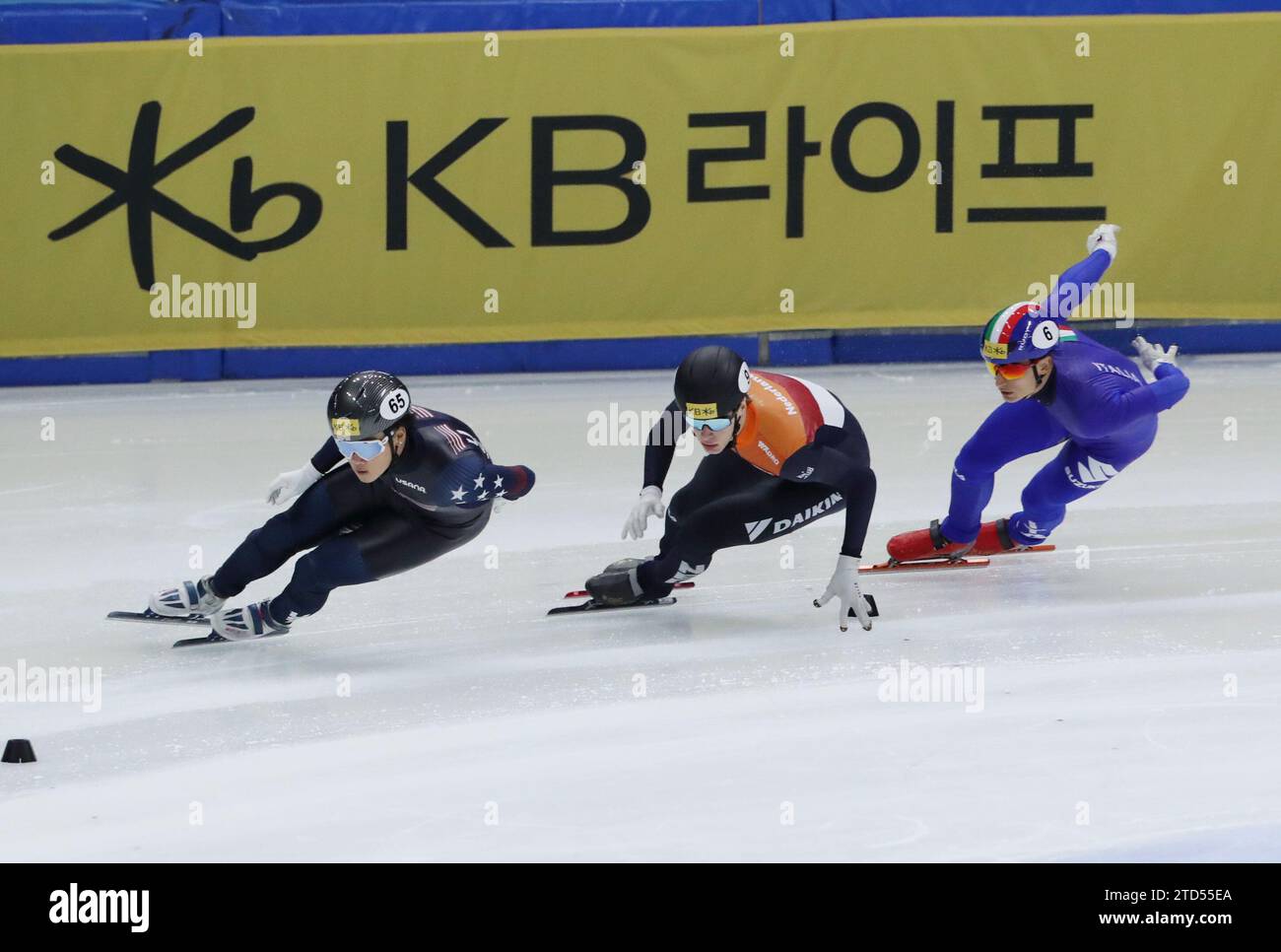 Seoul, South Korea. 16th Dec 2023. (231216) -- SEOUL, Dec. 16, 2023 (Xinhua) -- Andrew Heo (L ...