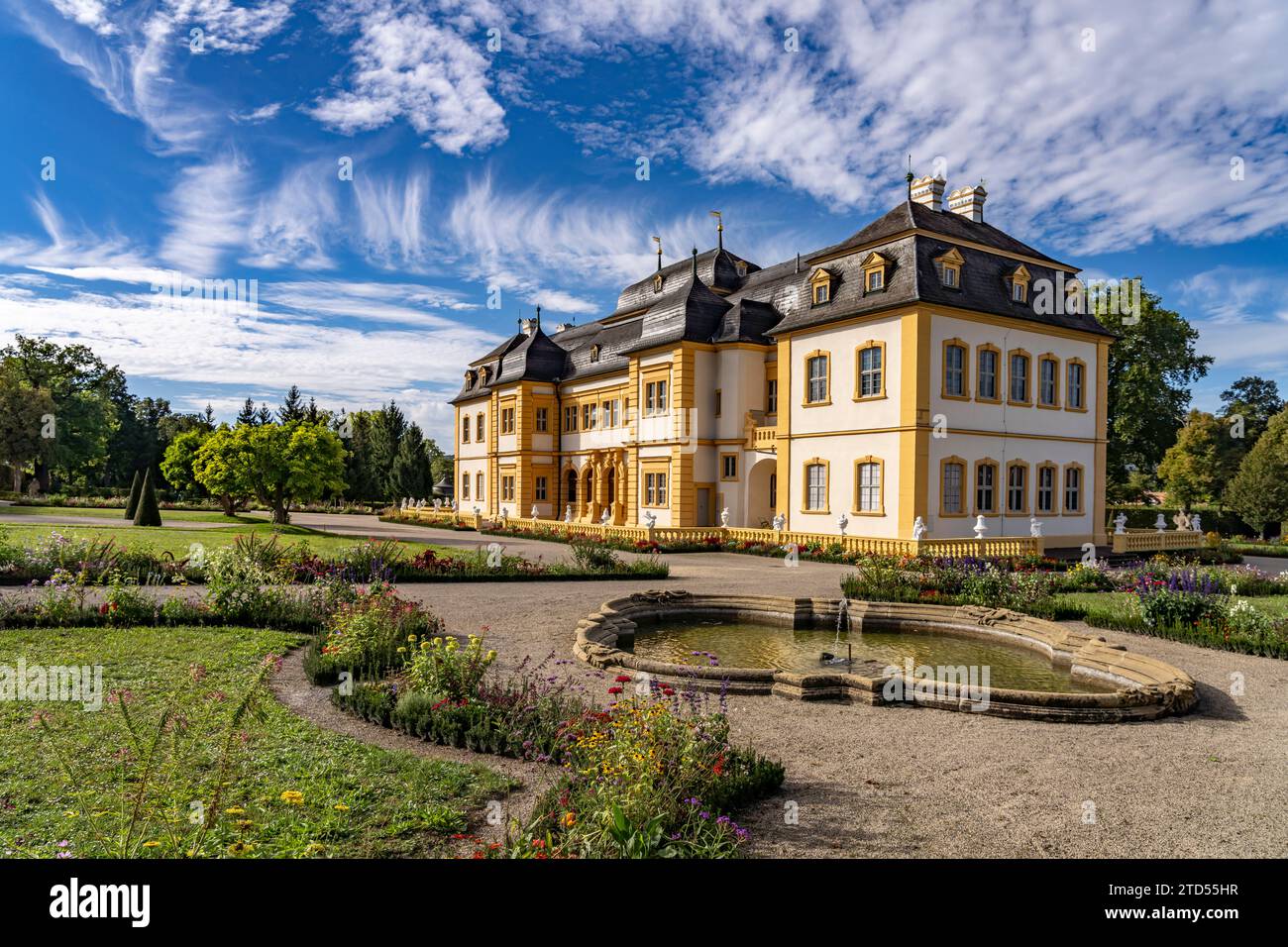Rococo gardens hi-res stock photography and images - Alamy