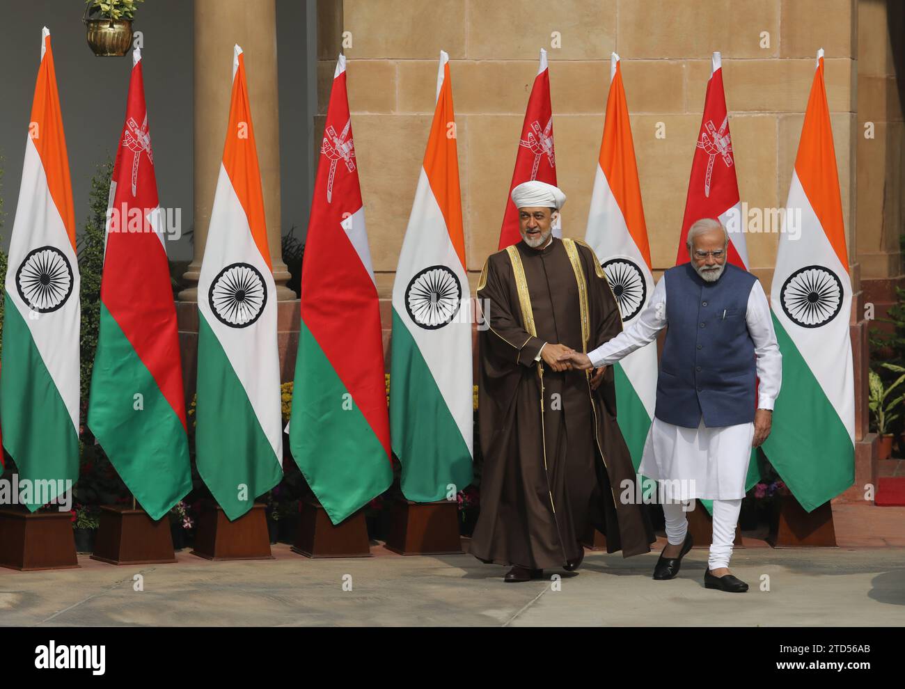 Indian Prime Minister Narendra Modi (R) welcome the Oman’s Sultan ...