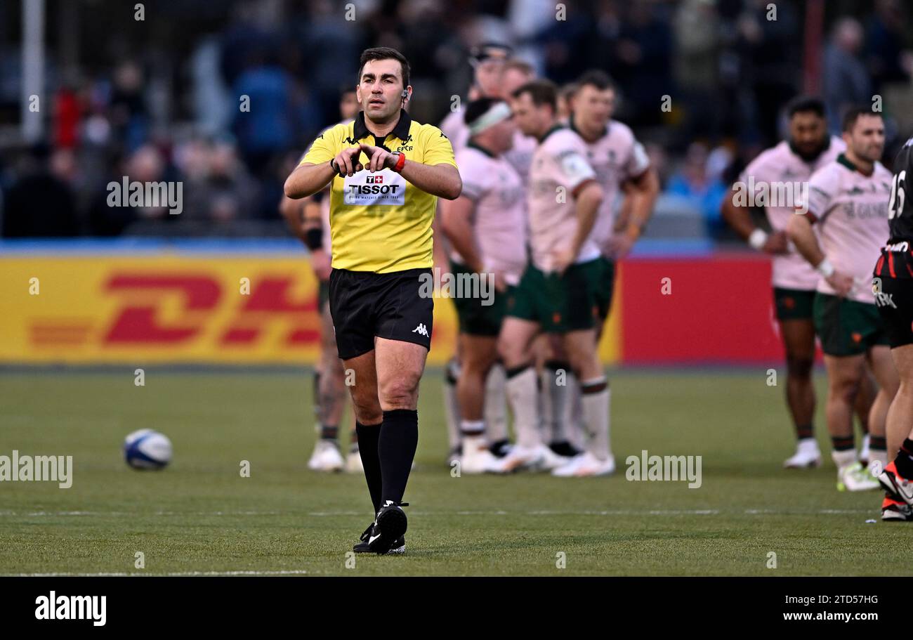 Sport stadium, big screen hi-res stock photography and images - Alamy