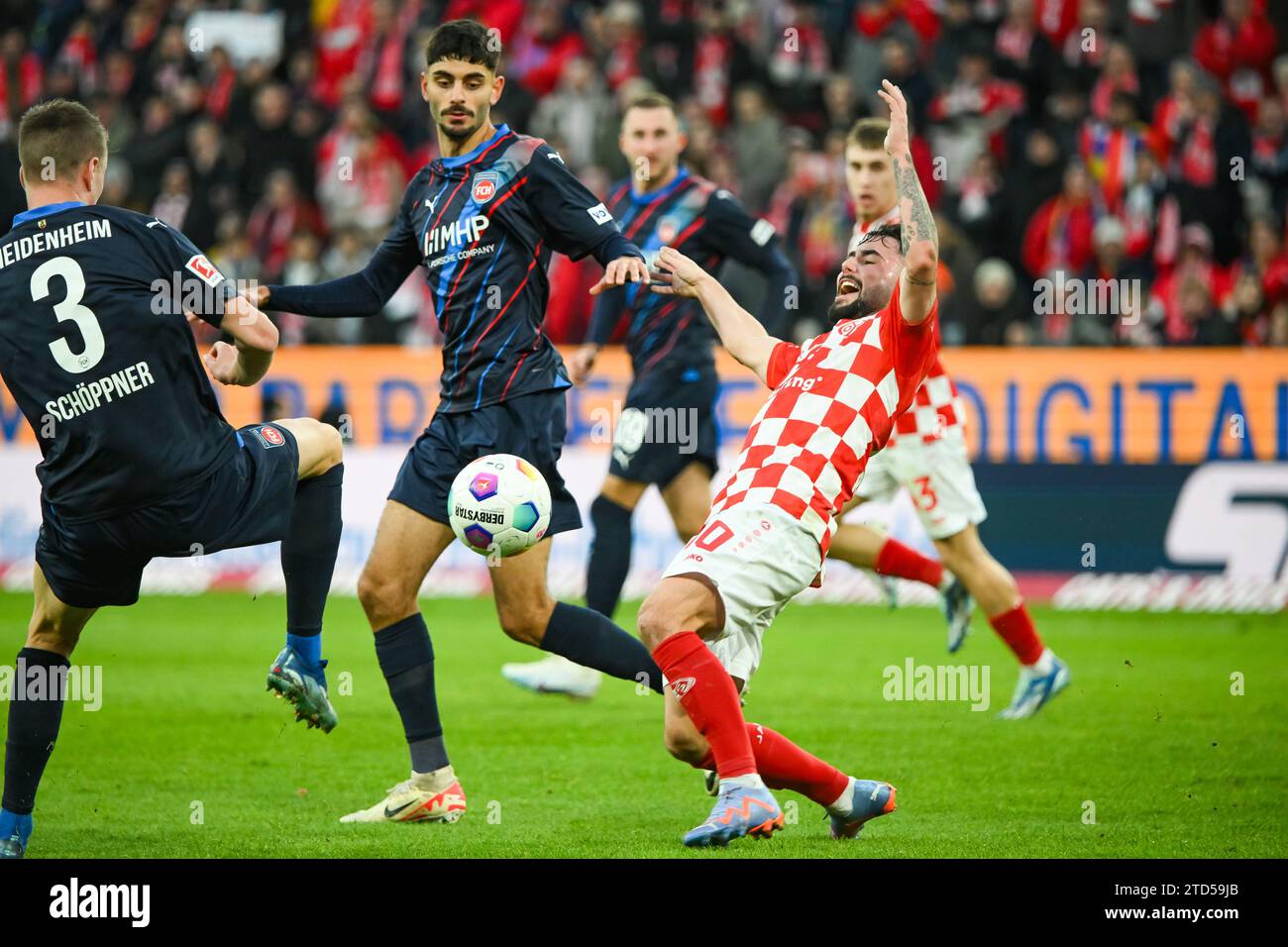 16 December 2023, Rhineland-Palatinate, Mainz: Soccer: Bundesliga, FSV ...