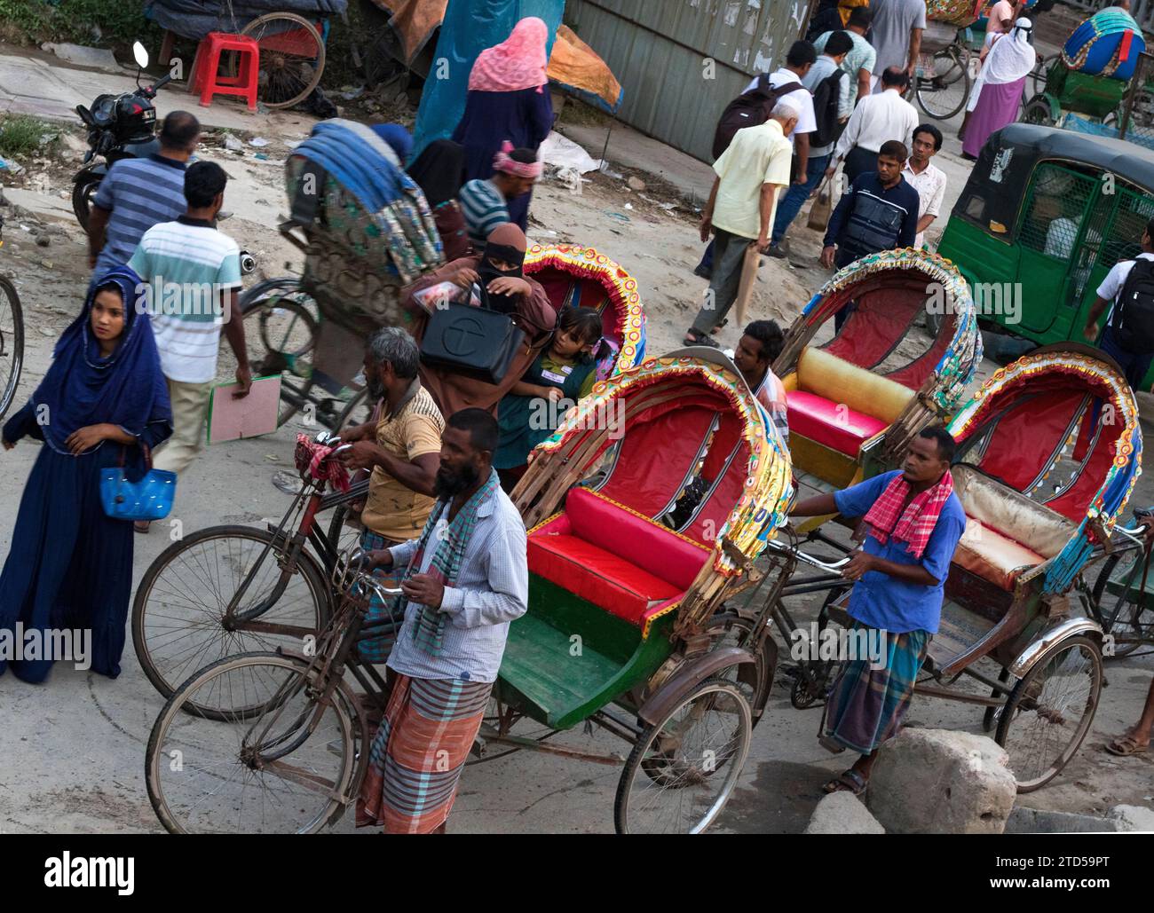 Rickshaw puller sitting hi-res stock photography and images - Alamy
