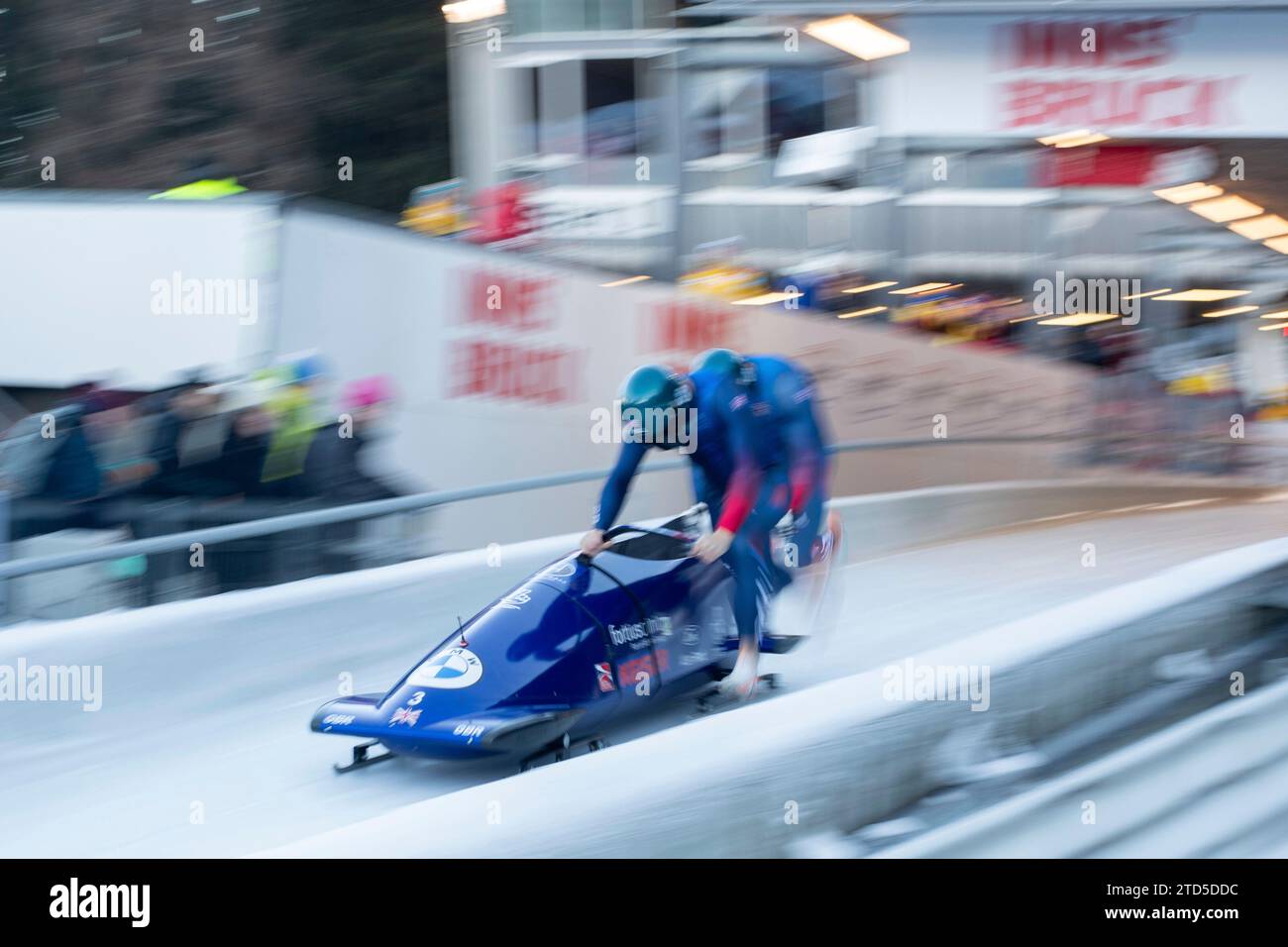 Brad Hall, Taylor Lawrence (Großbritannien) am Start, AUT, IBSF BMW Bob ...