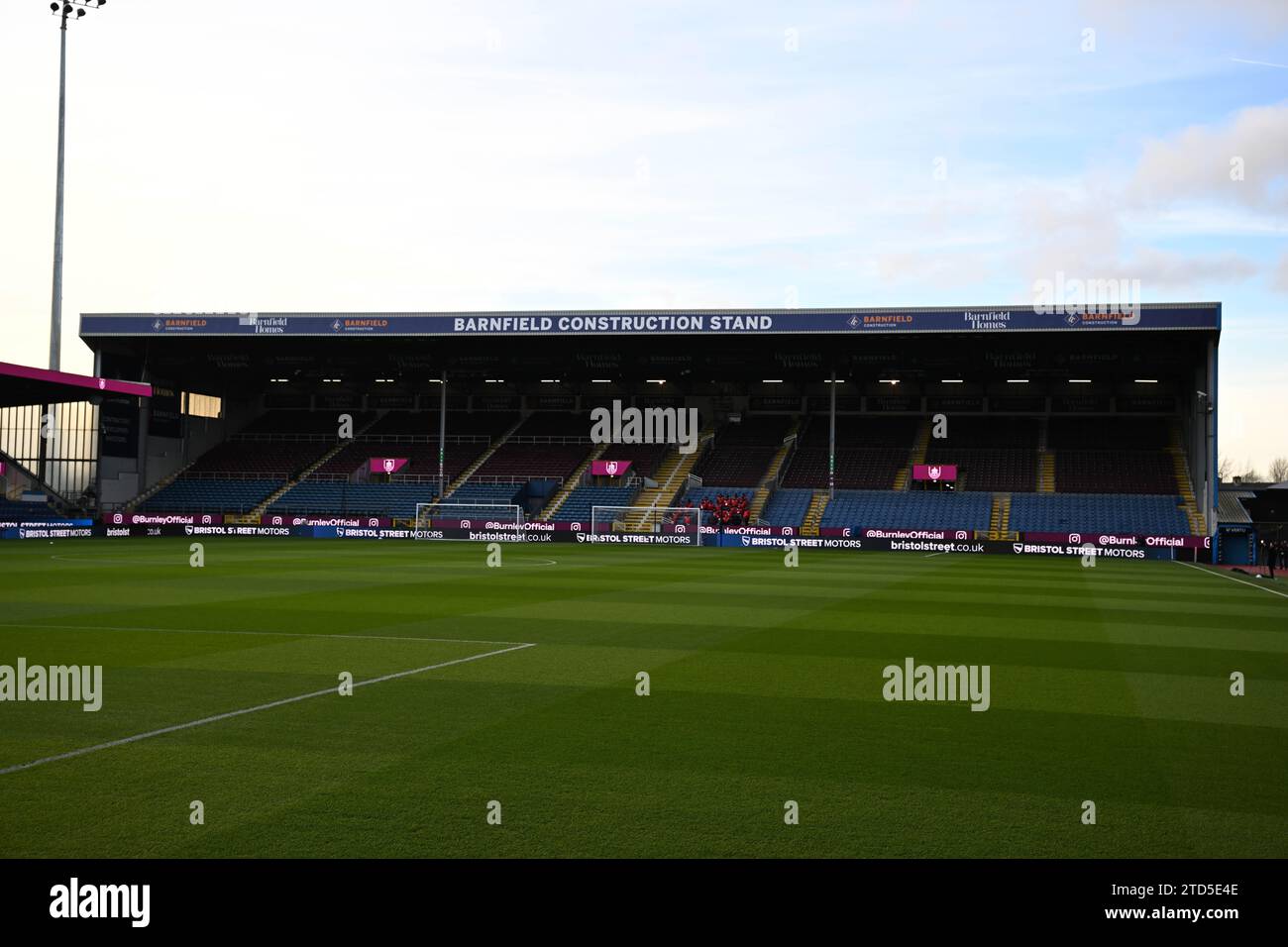 Barnfield hi-res stock photography and images - Alamy