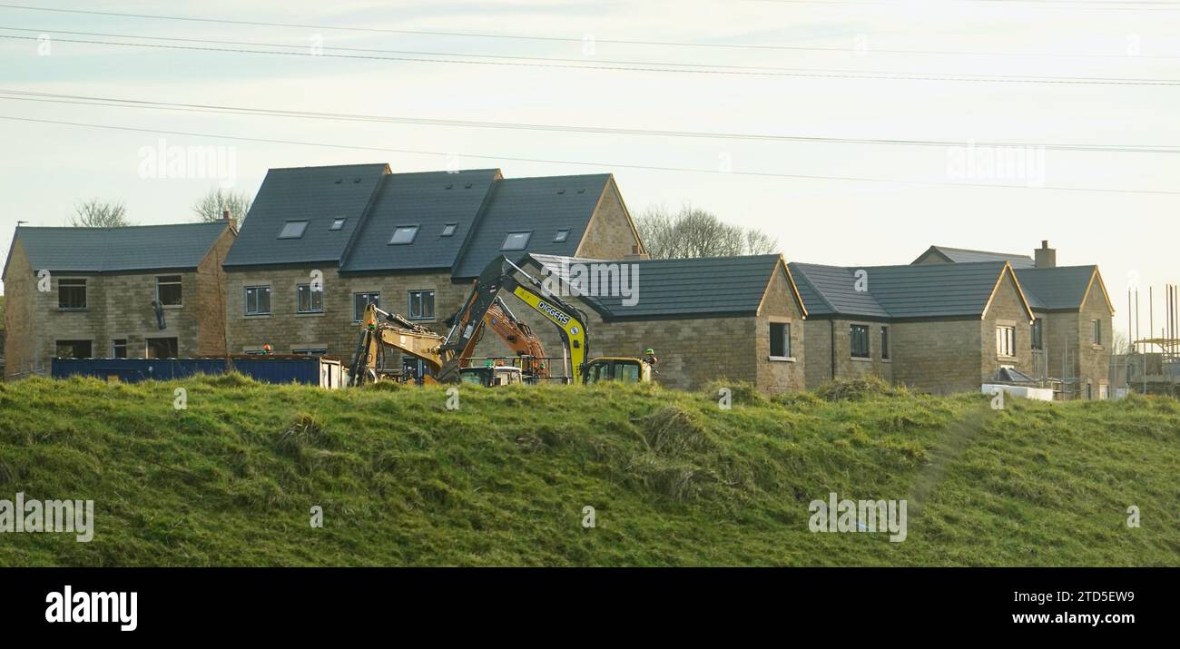 Newly. built houses by Wain Homes in New Mills, Derbyshire Stock Photo ...