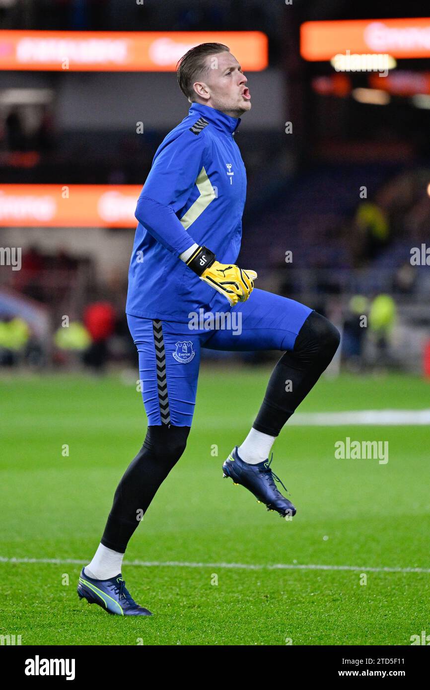 Jordan Pickford 1# of Everton Football Club warms up ahead of the match ...