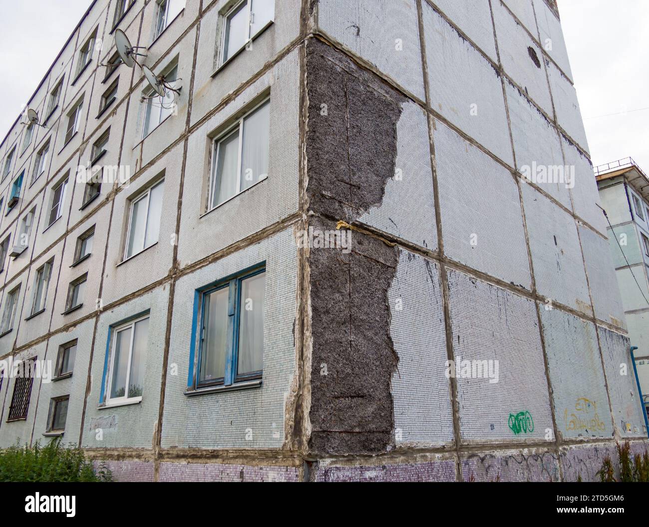 Prefabricated concrete slab construction hi-res stock photography and ...