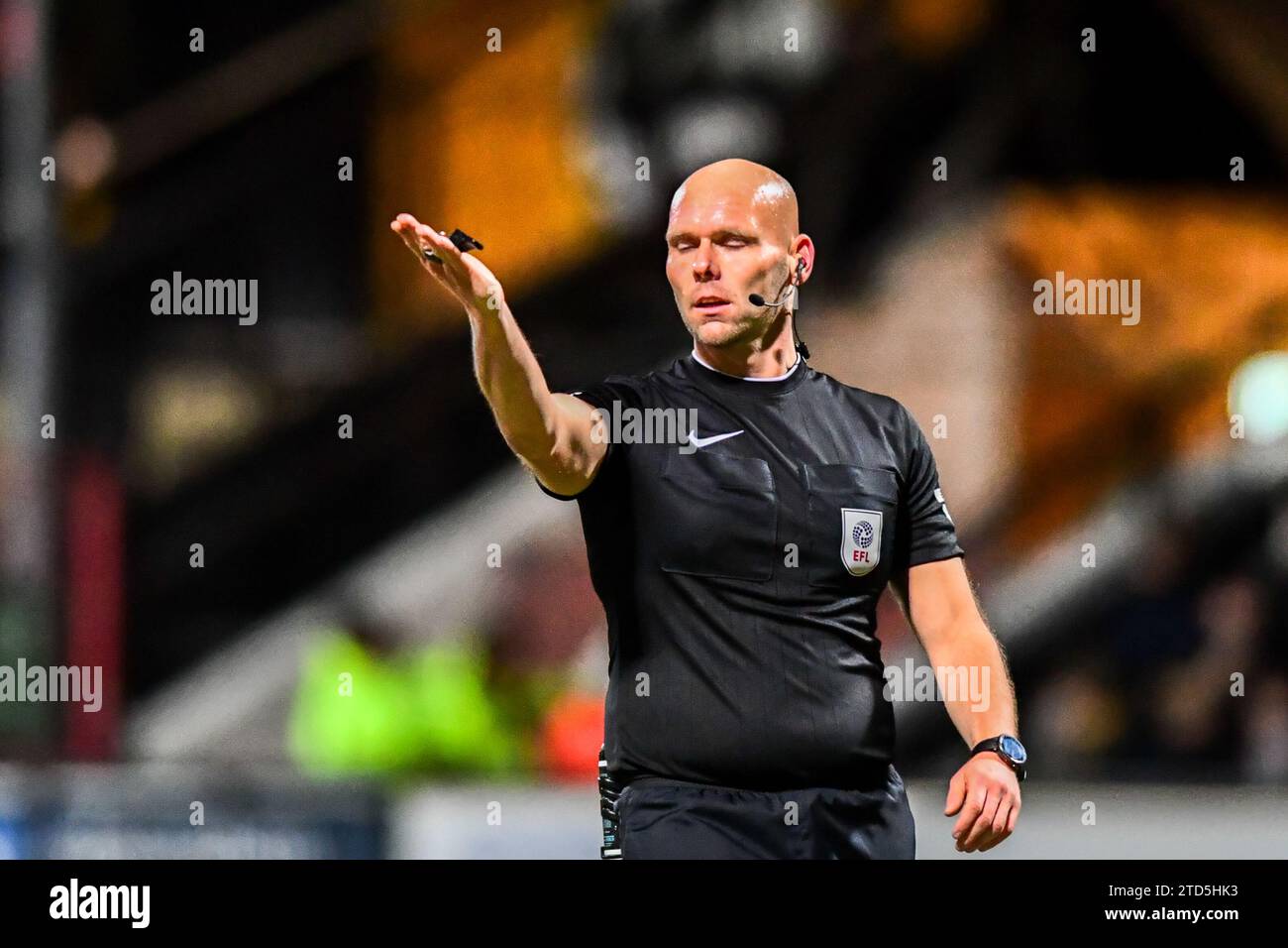 Charles breakspear referee hi-res stock photography and images - Alamy