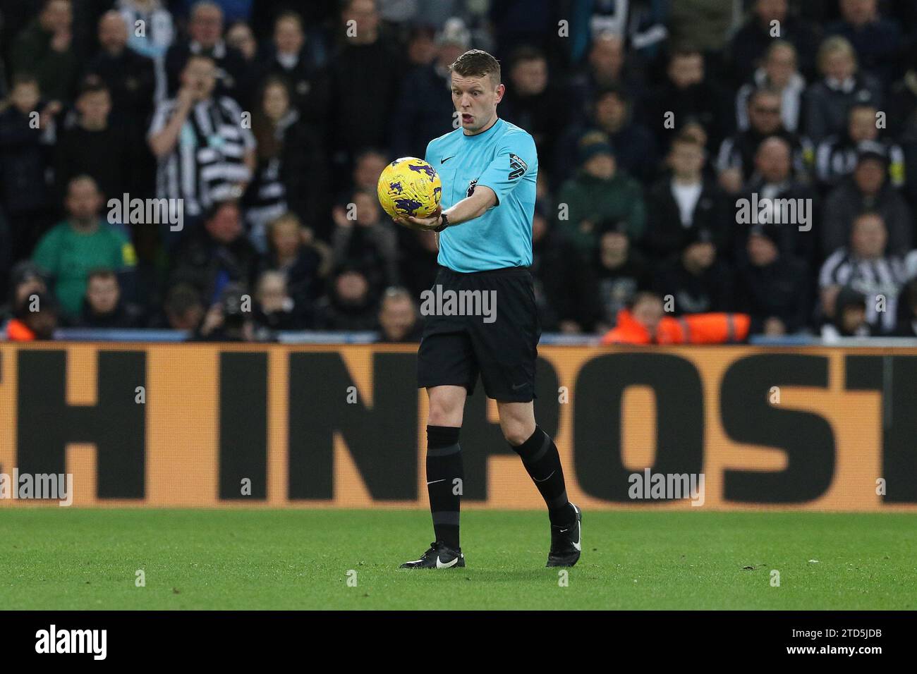 Newcastle, UK. 16th December 2023. Referee Sam Barrott during the ...