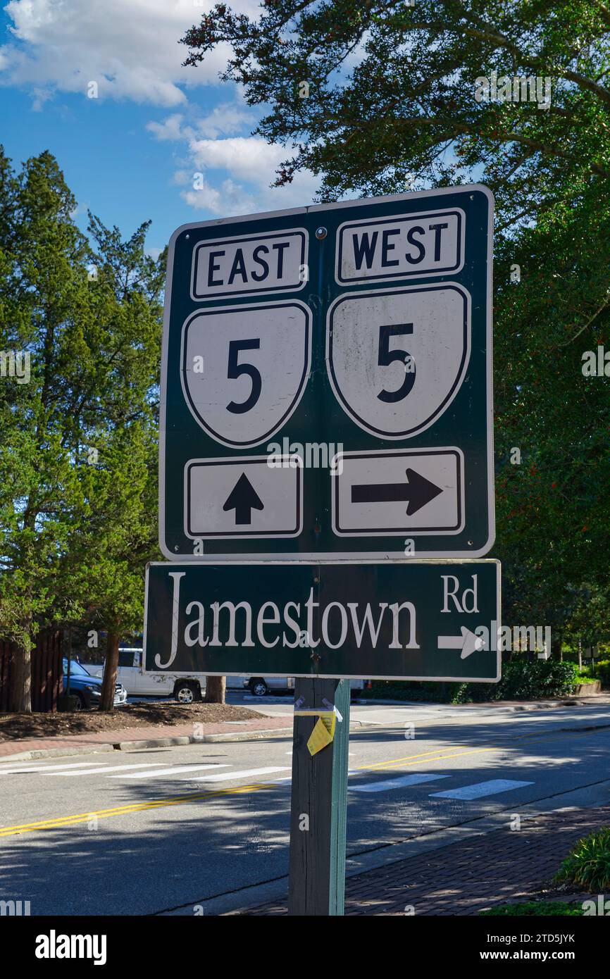 Pointing east and west hi-res stock photography and images - Alamy