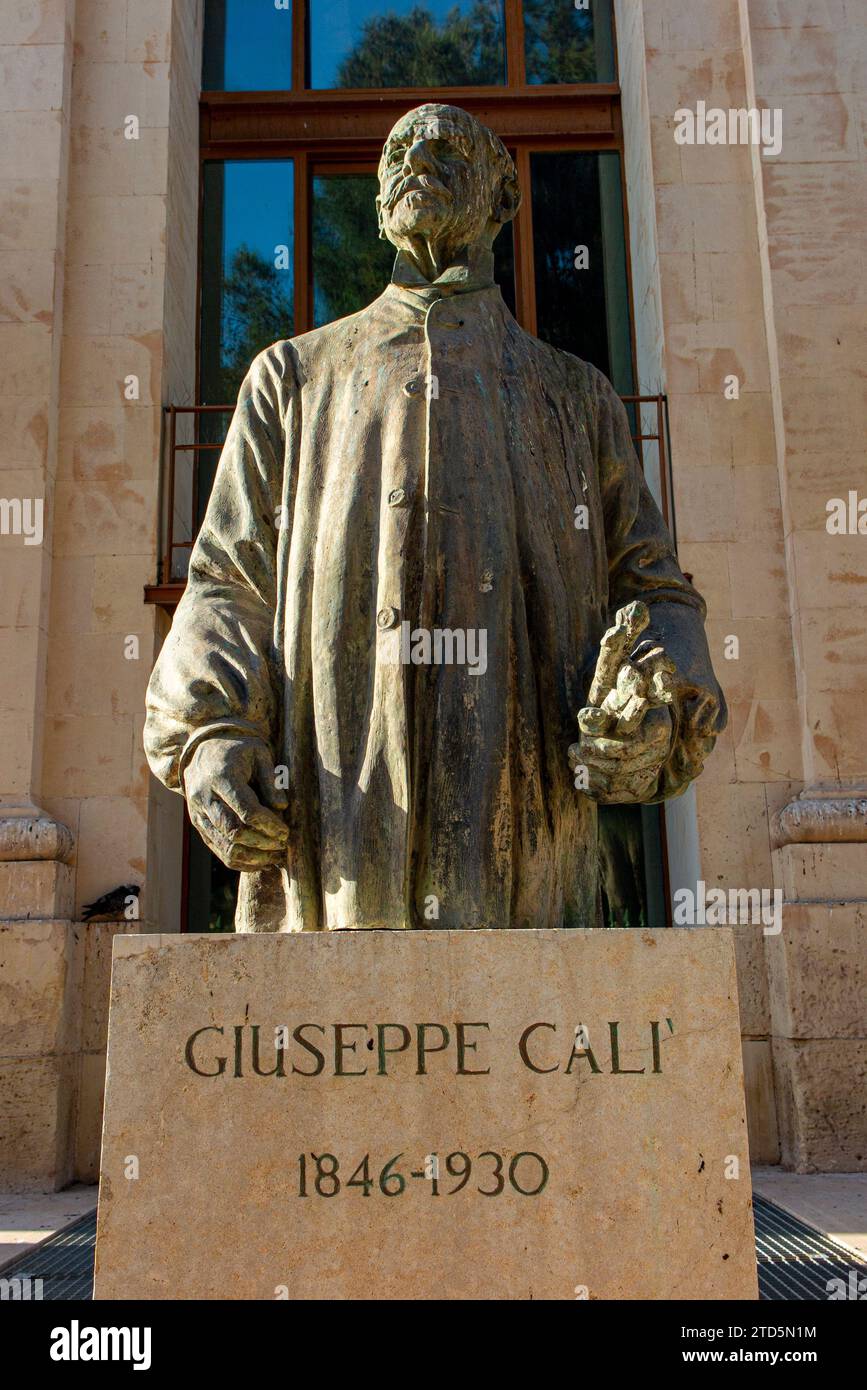 Statue of artist Giuseppe Cali in Valletta, Malta Stock Photo - Alamy