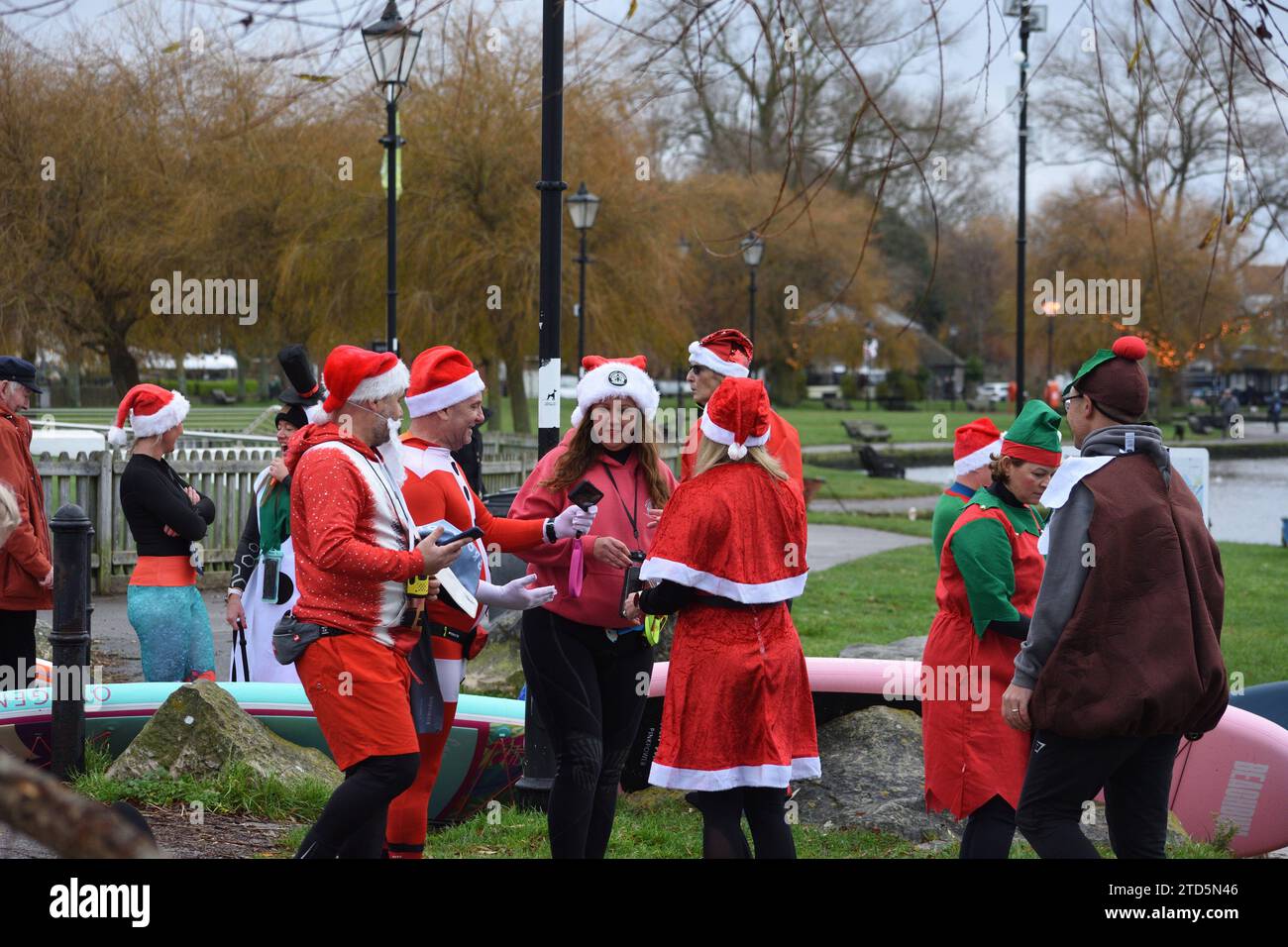 Christmas paddle boarding event arranged by the BH Activity Junkies ...