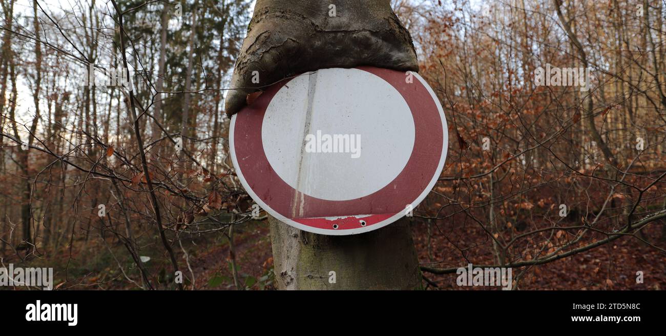 Obscured traffic sign hi-res stock photography and images - Alamy