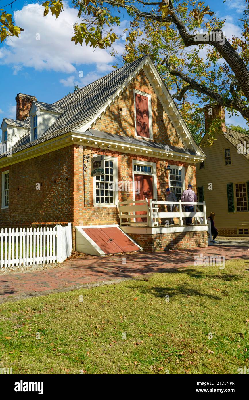 William Prentis store on Duke of Gloucester Street, Colonial ...