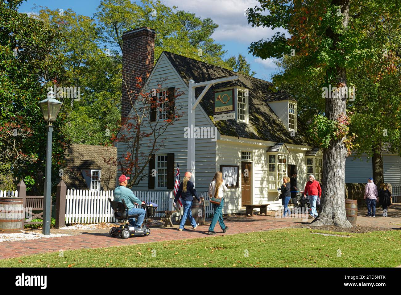 The Post Office store on Duke of Gloucester Street, Colonial ...
