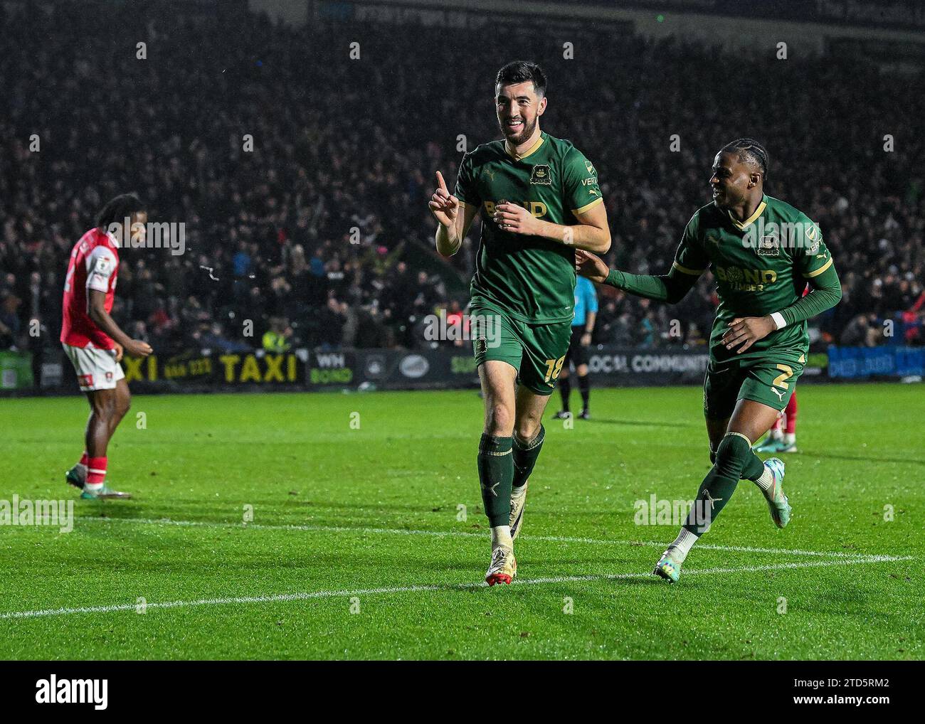 Finn Azaz #18 of Plymouth Argyle scores to make it 2-1 during the Sky ...