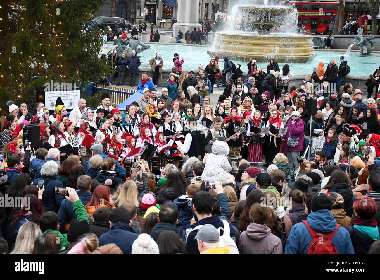 London, UK. 16th Dec, 2023. Romanian carol singers at the Christmas ...