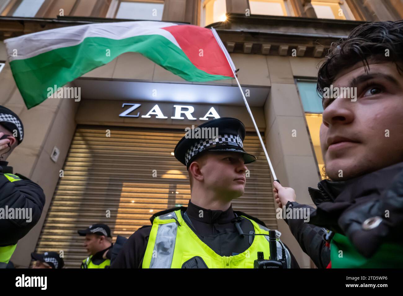 Glasgow, Scotland, UK. 16th December, 2023. People supporting Palestine ...