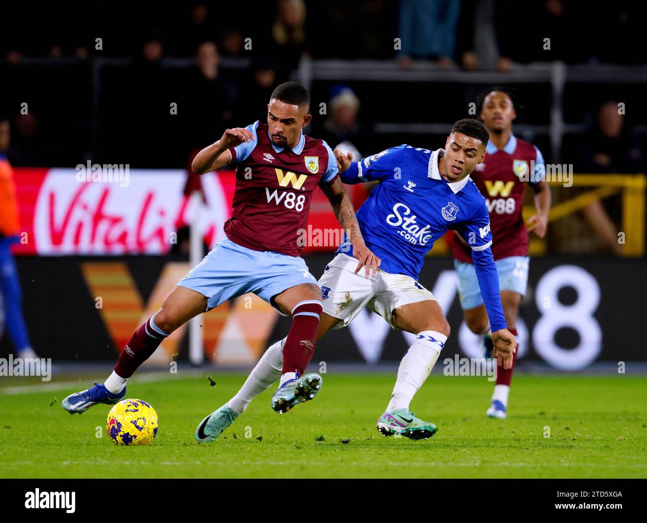 Lewis dobbin everton hi-res stock photography and images - Alamy