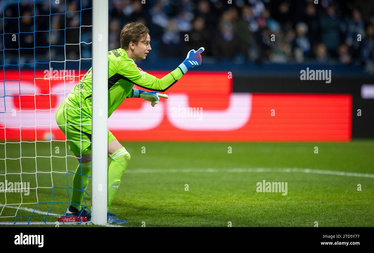 Bochum Germany. 16th Dec 2023. Union's goalkeeper Frederik Rönnow VfL ...