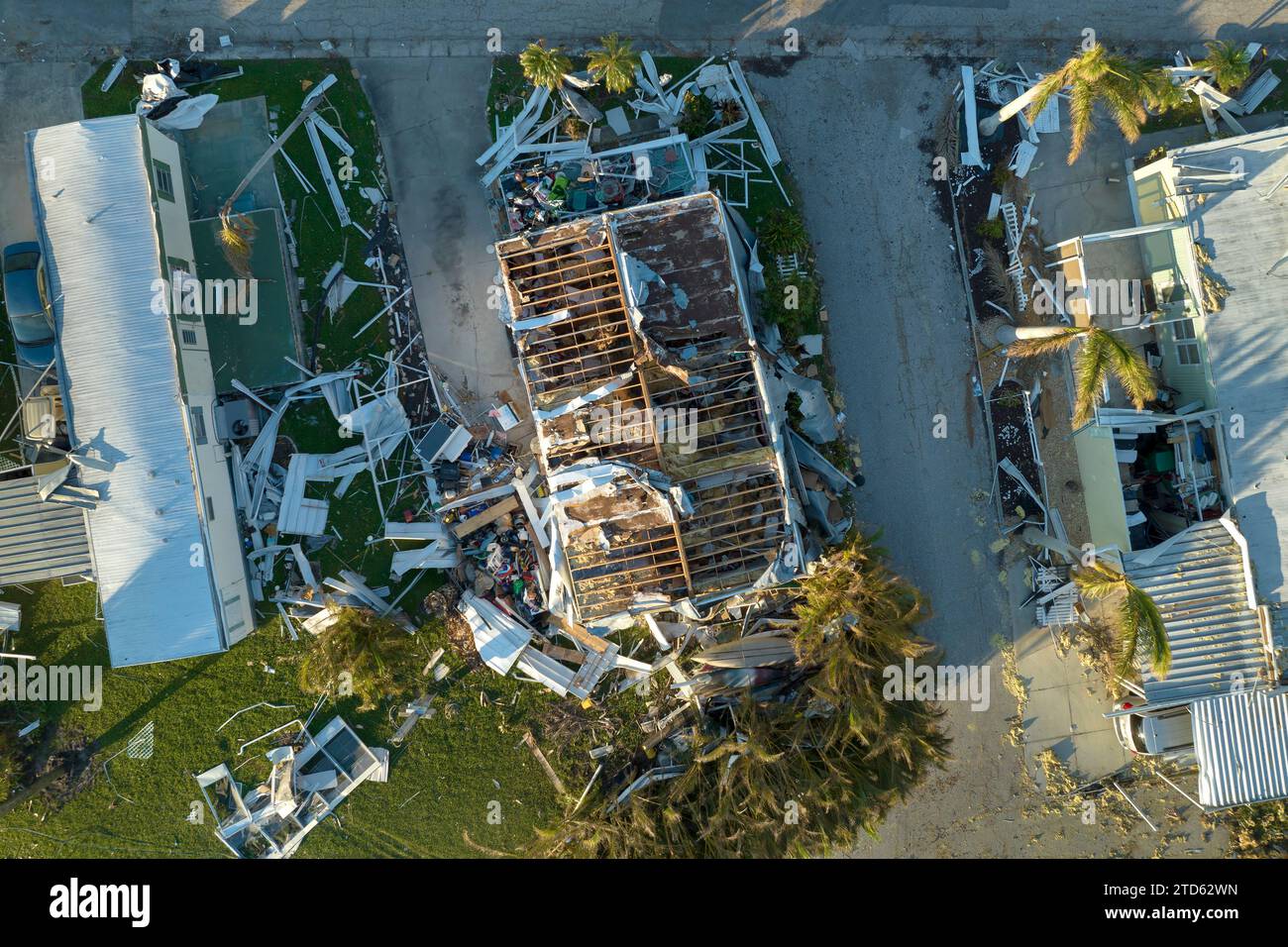 Demolish building florida hi-res stock photography and images - Alamy